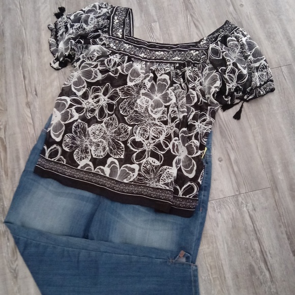 ECI | Tops | Eci Neew York Black And White Blouse | Poshmark